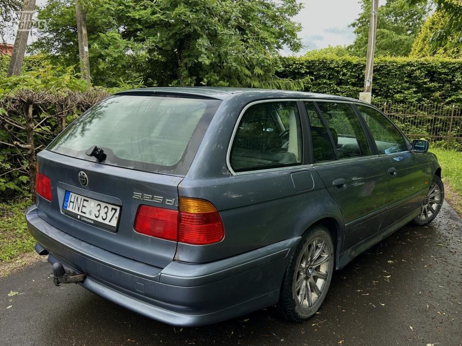 BMW 525 2002 in Sirvintos, with an engine capacity of 2.50 L and mileage of 398 thousand km for 500 €, photo 5 on AUTOMOTO.COM.LV