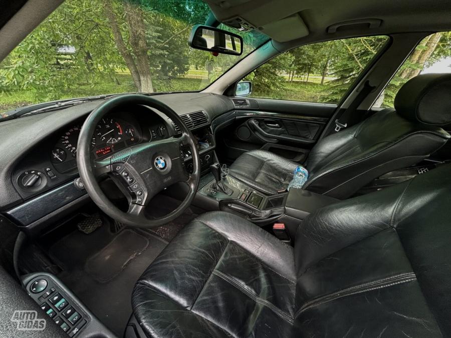 BMW 525 2002 in Sirvintos, with an engine capacity of 2.50 L and mileage of 398 thousand km for 500 €, photo 6 on AUTOMOTO.COM.LV