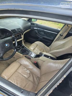 BMW 525 2002 in Panevezys, with an engine capacity of 2.50 L and mileage of 459 thousand km for 800 €, photo 7 on AUTOMOTO.COM.LV