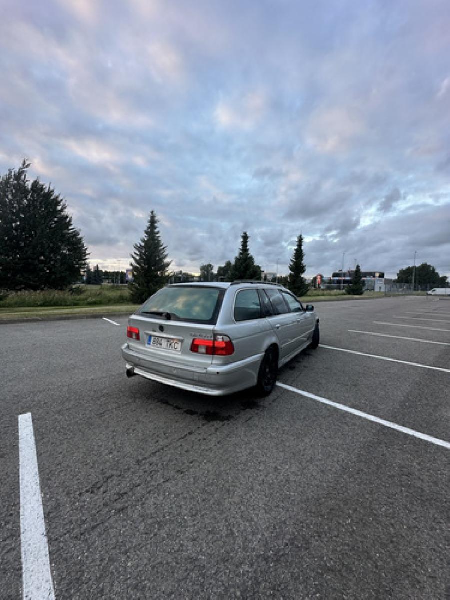 BMW 525 2002 Tallina, ar dzinēja tilpumu 2.50 L un nobraukumu 369 tūkst. km par 2000 €, foto 5 vietnē AUTOMOTO.COM.LV