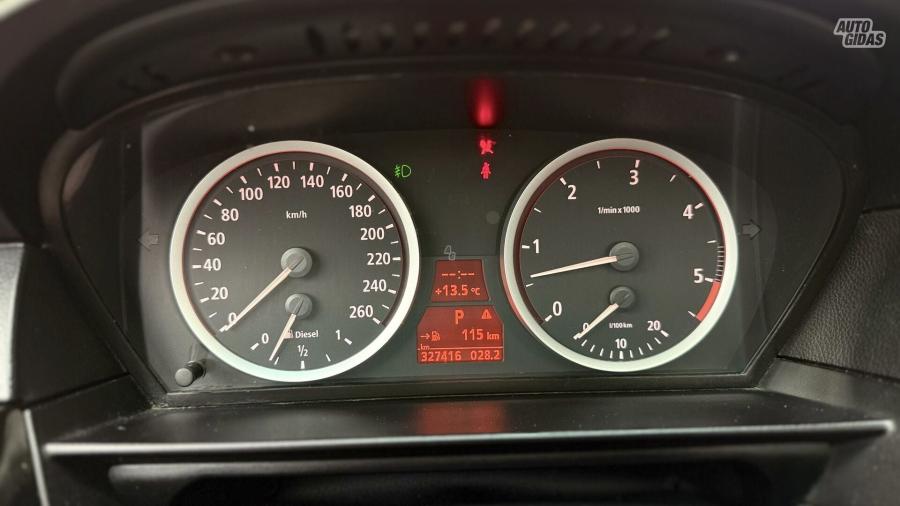 BMW 525 2004 in Vilnius, with an engine capacity of 2.50 L and mileage of 328 thousand km for 3850 €, photo 17 on AUTOMOTO.COM.LV