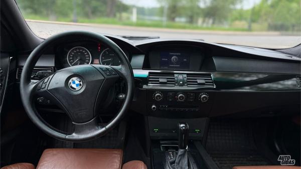 BMW 525 2004 Viļņa, ar dzinēja tilpumu 2.50 L un nobraukumu 328 tūkst. km par 3250 €, foto 6 vietnē AUTOMOTO.COM.LV