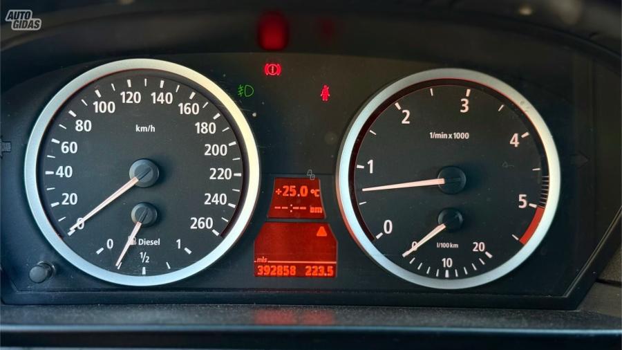 BMW 525 2004 in Vilnius, with an engine capacity of 2.50 L and mileage of 392 thousand km for 2450 €, photo 17 on AUTOMOTO.COM.LV