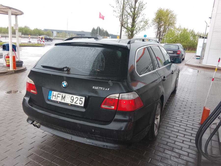 BMW 525 2005 Panevēža, ar dzinēja tilpumu 2.50 L un nobraukumu 574 tūkst. km par 1600 €, foto 5 vietnē AUTOMOTO.COM.LV
