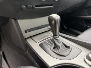 BMW 525 2005 in Vilnius, with an engine capacity of 2.50 L and mileage of 450 thousand km for 1850 €, photo 24 on AUTOMOTO.COM.LV