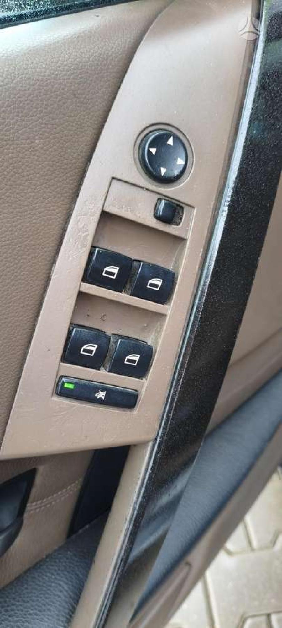 BMW 525 2005 in Vilnius, with an engine capacity of 2.50 L and mileage of 501 thousand km for 2150 €, photo 27 on AUTOMOTO.COM.LV