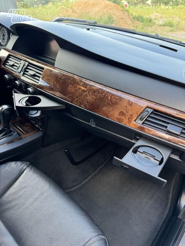 BMW 525 2005 Viļņa, ar dzinēja tilpumu 2.50 L un nobraukumu 345 tūkst. km par 2500 €, foto 9 vietnē AUTOMOTO.COM.LV