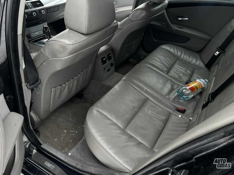 BMW 525 2006 in Ariogala, with an engine capacity of 2.50 L and mileage of 309 thousand km for 3200 €, photo 20 on AUTOMOTO.COM.LV