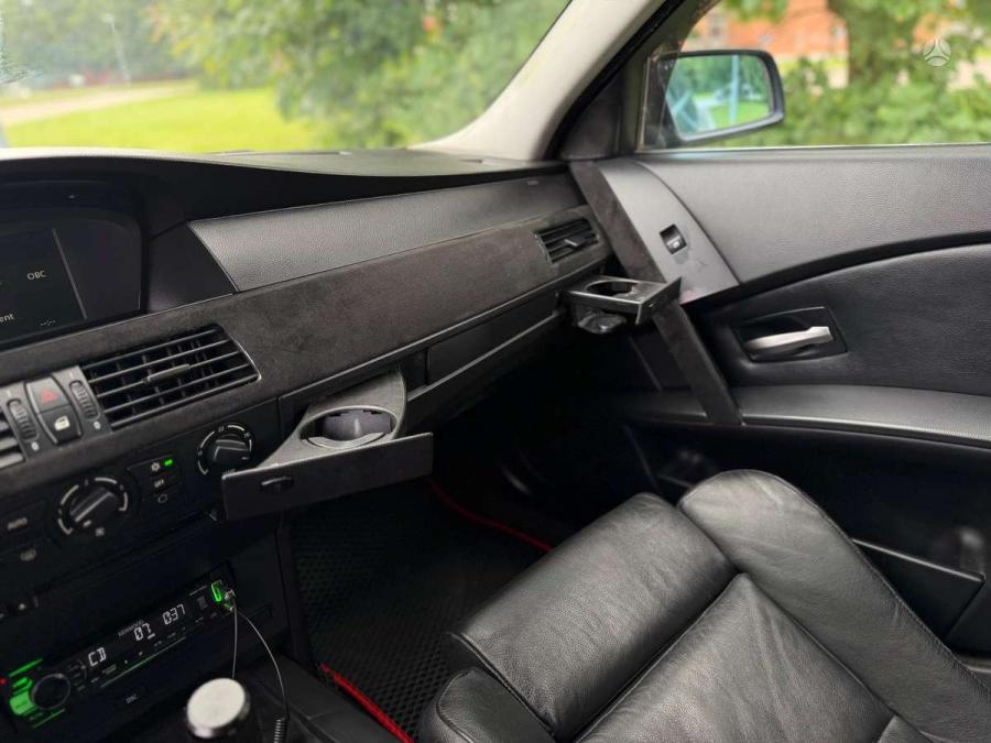 BMW 525 2006 in Kaunas, with an engine capacity of 2.50 L and mileage of 399 thousand km for 3500 €, photo 13 on AUTOMOTO.COM.LV