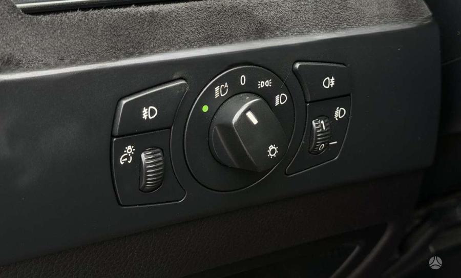BMW 525 2006 in Kaunas, with an engine capacity of 2.50 L and mileage of 399 thousand km for 3500 €, photo 15 on AUTOMOTO.COM.LV