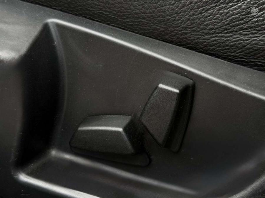 BMW 525 2006 in Kaunas, with an engine capacity of 2.50 L and mileage of 399 thousand km for 3500 €, photo 16 on AUTOMOTO.COM.LV