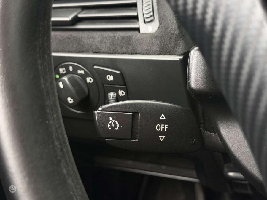 BMW 525 2006 in Kaunas, with an engine capacity of 2.50 L and mileage of 399 thousand km for 3500 €, photo 17 on AUTOMOTO.COM.LV