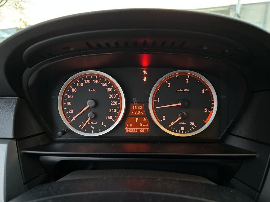 BMW 525 2007 in Ukmerge, with an engine capacity of 2.50 L and mileage of 540 thousand km for 1850 €, photo 15 on AUTOMOTO.COM.LV