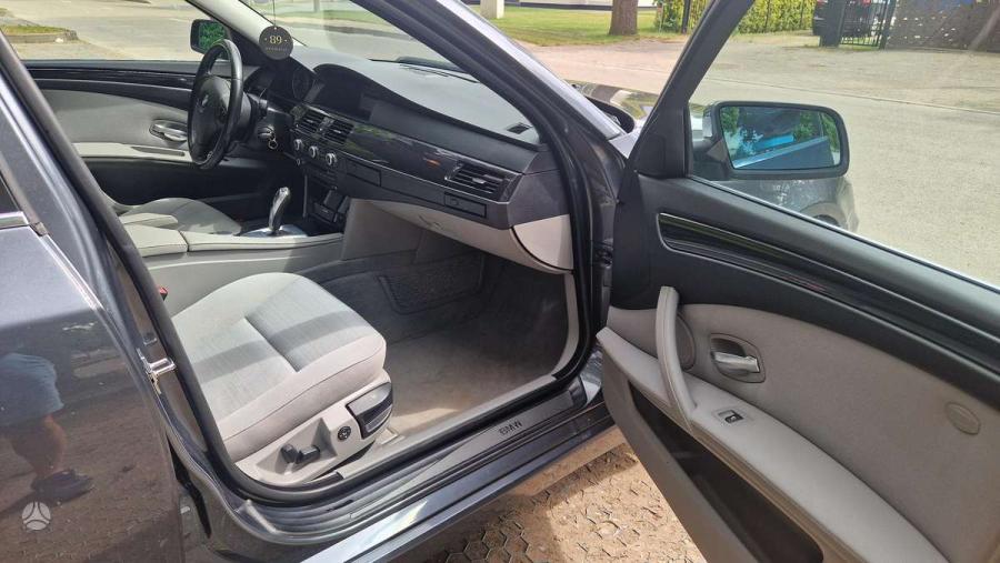 BMW 525 2007 Mažeikiai, ar dzinēja tilpumu 2.99 L un nobraukumu 295 tūkst. km par 3150 €, foto 9 vietnē AUTOMOTO.COM.LV
