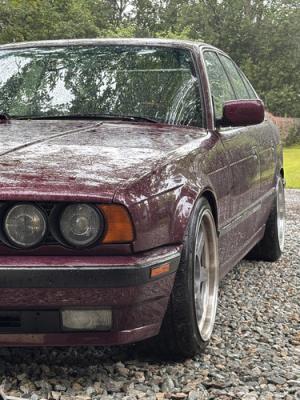 Violet BMW 525 1993 in Rapla, with an engine capacity of 3.00 L and mileage of 0 thousand km for 8000 €, photo  on AUTOMOTO.COM.LV