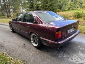 Violets BMW 525 1993 Rapla, ar dzinēja tilpumu 3.00 L un nobraukumu 0 tūkst. km par 8000 €, foto 4 vietnē AUTOMOTO.COM.LV
