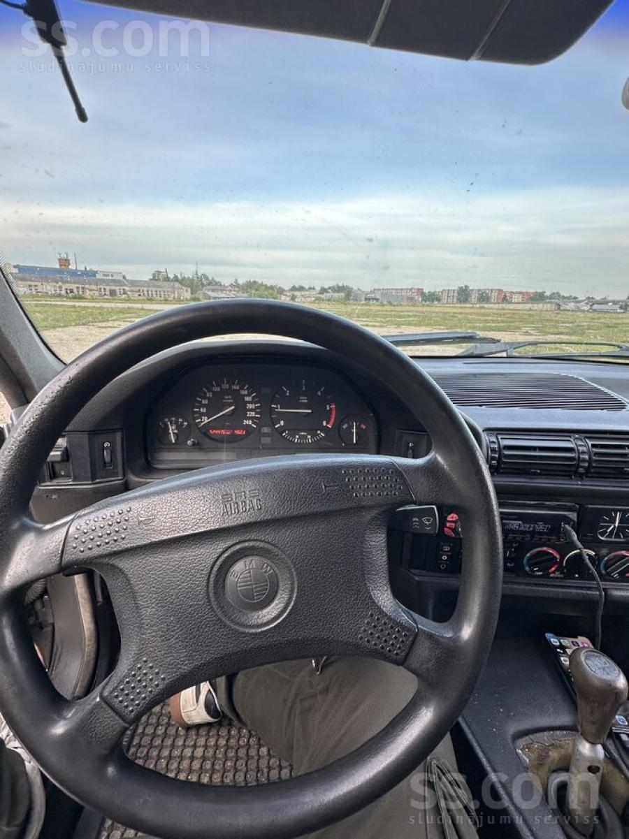 Violet BMW 525 1993 in Riga, with an engine capacity of 2.50 L and mileage of 524 thousand km for 3500 €, photo 9 on AUTOMOTO.COM.LV