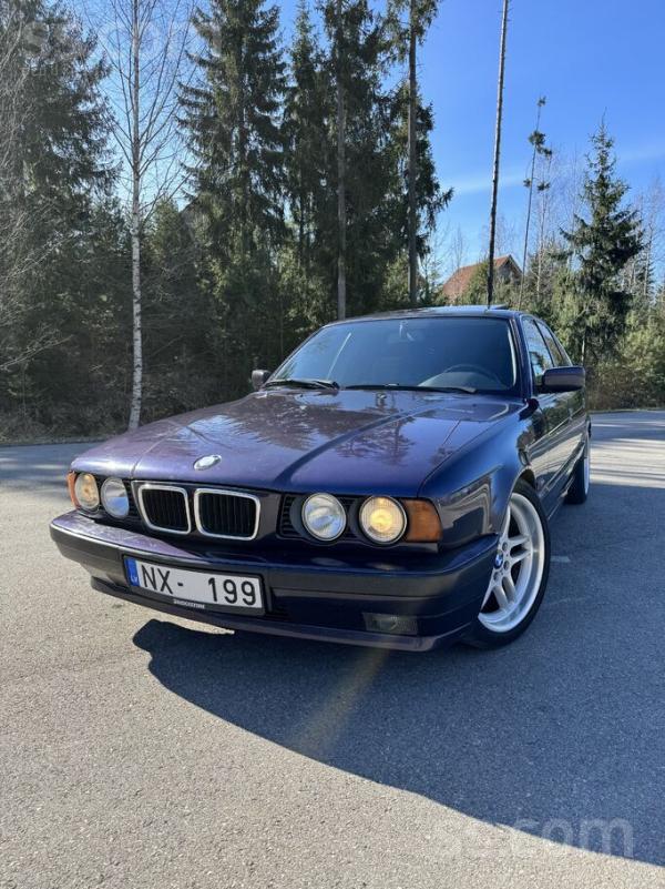 Violets BMW 525 1995 Madona, ar dzinēja tilpumu 2.50 L un nobraukumu 288 tūkst. km par 6800 €, foto 1 vietnē AUTOMOTO.COM.LV
