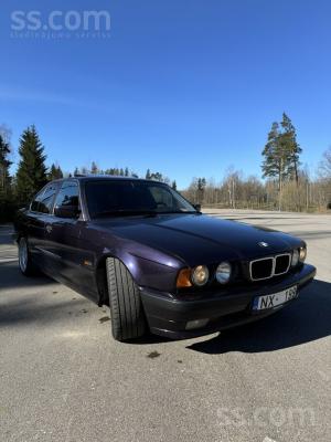 Violets BMW 525 1995 Madona, ar dzinēja tilpumu 2.50 L un nobraukumu 288 tūkst. km par 6800 €, foto 4 vietnē AUTOMOTO.COM.LV
