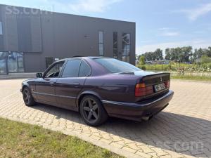 Violet BMW 525 1995 in Cesis, with an engine capacity of 3.00 L and mileage of 322 thousand km for 9900 €, photo 4 on AUTOMOTO.COM.LV