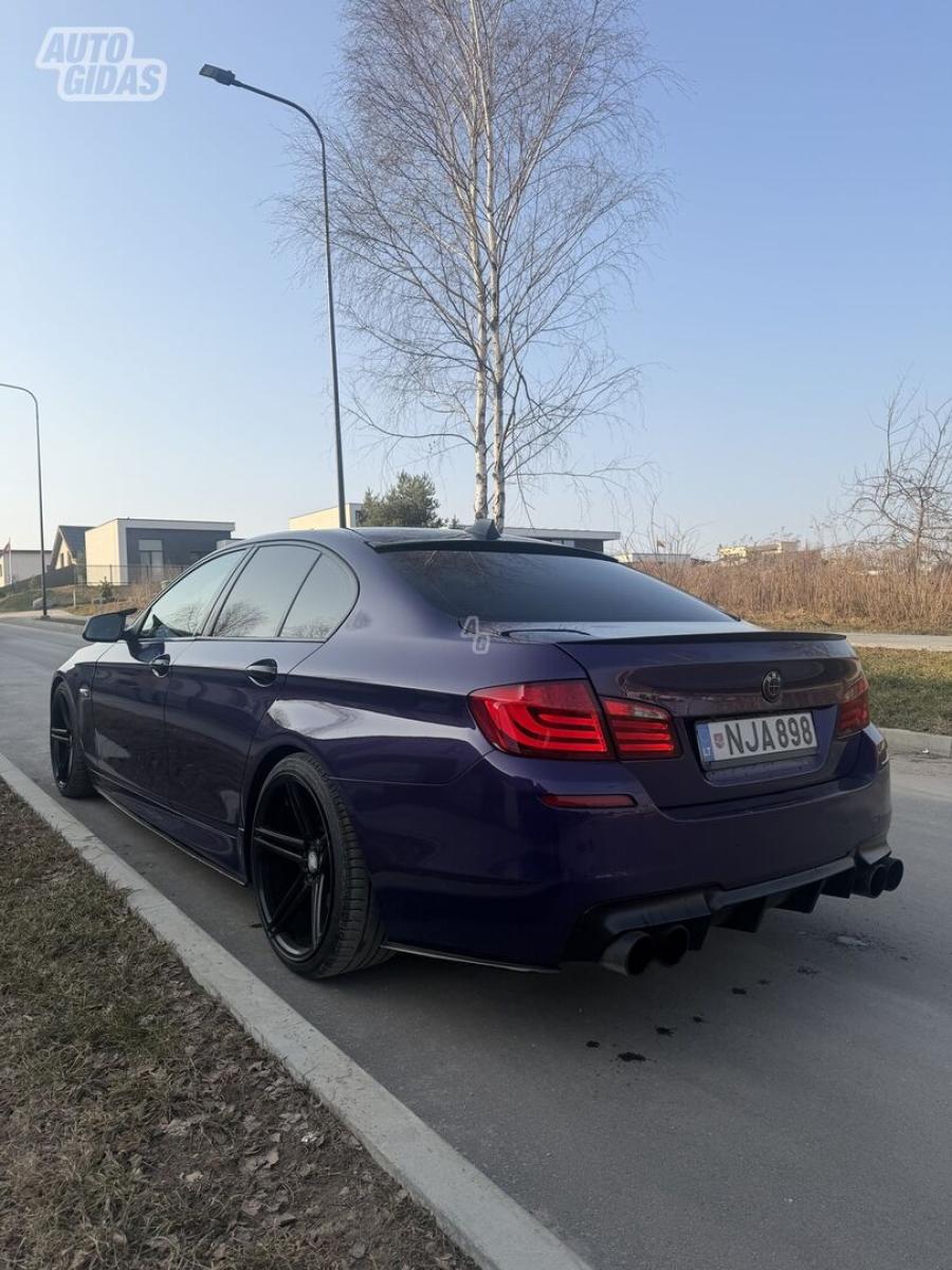 Violet BMW 525 2010 in Vilnius, with an engine capacity of 3.00 L and mileage of 317 thousand km for 11499 €, photo 3 on AUTOMOTO.COM.LV