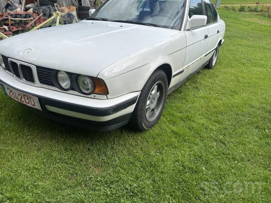 Белый БМВ 525 1989 в Краслава, объемом двигателя 2.50 л и пробегом 275 тыс. км за 2200 €, фото 5 на AUTOMOTO.COM.LV