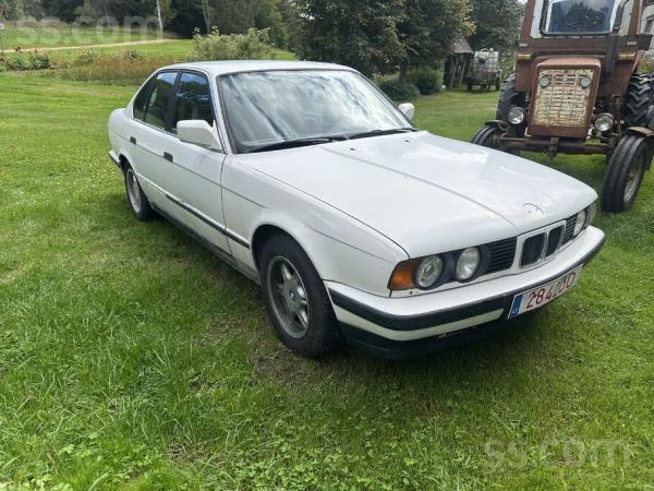 Balts BMW 525 1989 Krāslava, ar dzinēja tilpumu 2.50 L un nobraukumu 275 tūkst. km par 2200 €, foto 4 vietnē AUTOMOTO.COM.LV
