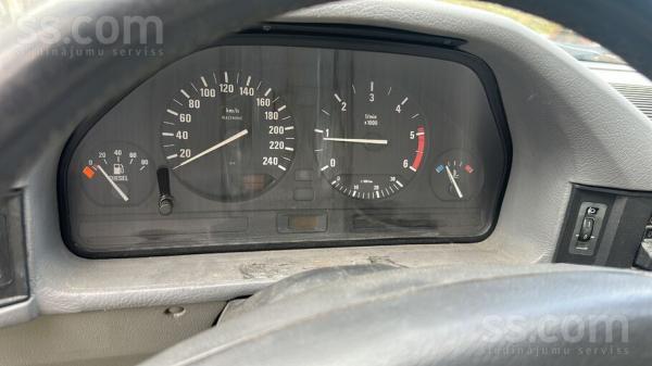 Balts BMW 525 1989 Krāslava, ar dzinēja tilpumu 2.50 L un nobraukumu 275 tūkst. km par 2200 €, foto 10 vietnē AUTOMOTO.COM.LV