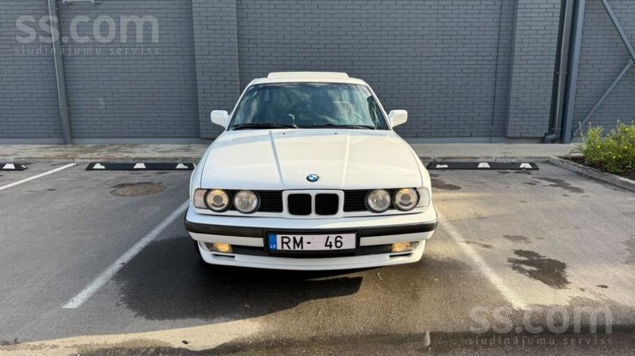 Balts BMW 525 1990 Rīga, ar dzinēja tilpumu 2.50 L un nobraukumu 310 tūkst. km par 7400 €, foto 1 vietnē AUTOMOTO.COM.LV