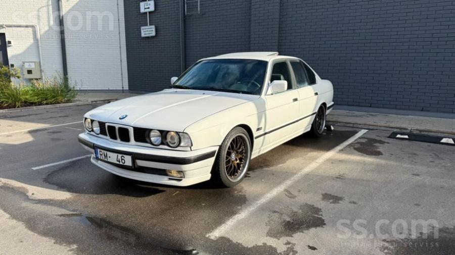 Balts BMW 525 1990 Rīga, ar dzinēja tilpumu 2.50 L un nobraukumu 310 tūkst. km par 7400 €, foto 3 vietnē AUTOMOTO.COM.LV