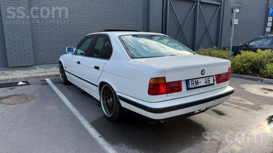 Balts BMW 525 1990 Rīga, ar dzinēja tilpumu 2.50 L un nobraukumu 310 tūkst. km par 7400 €, foto 7 vietnē AUTOMOTO.COM.LV