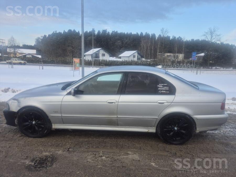 Balts BMW 525 2002 Rīga, ar dzinēja tilpumu 3.00 L un nobraukumu 340 tūkst. km par 1400 €, foto 4 vietnē AUTOMOTO.COM.LV
