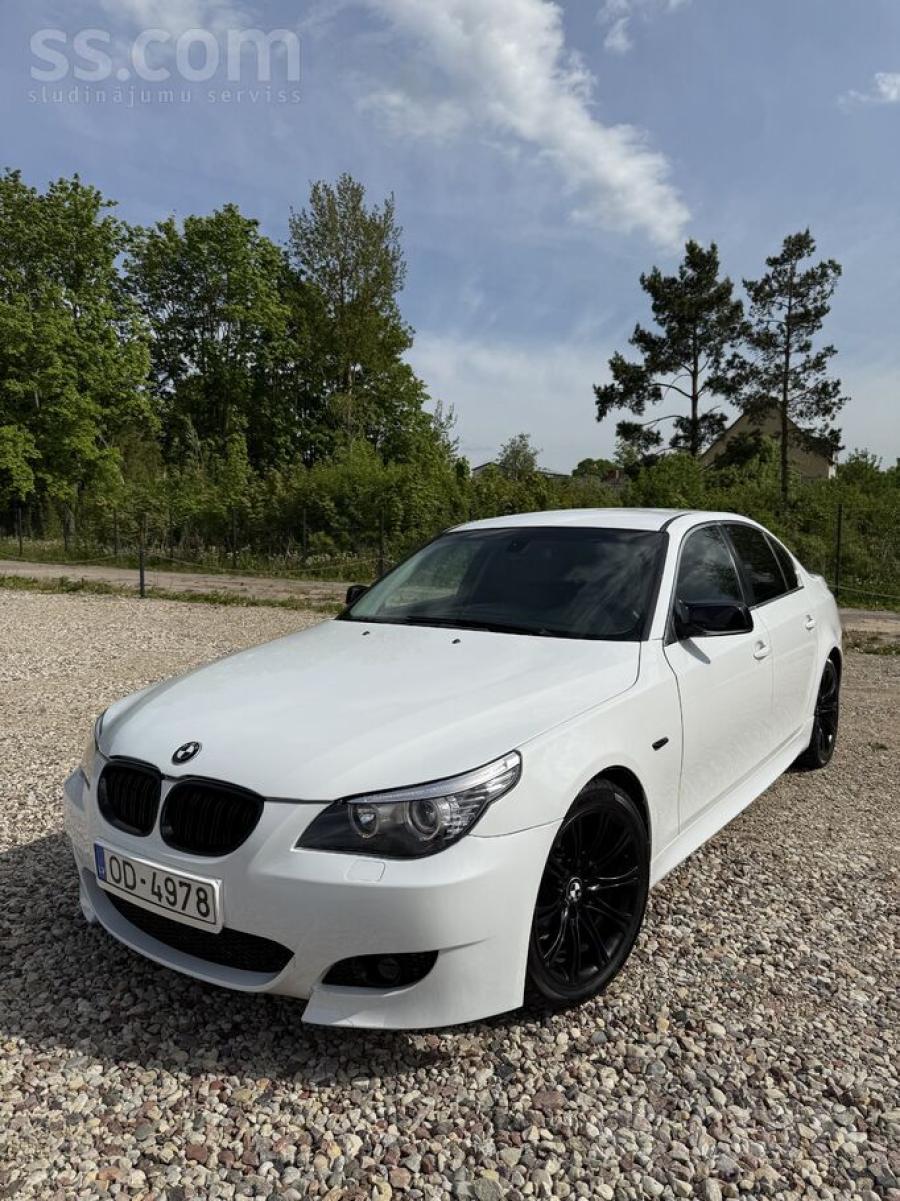 Balts BMW 525 2004 Tukums, ar dzinēja tilpumu 2.50 L un nobraukumu 320 tūkst. km par 5490 €, foto 1 vietnē AUTOMOTO.COM.LV