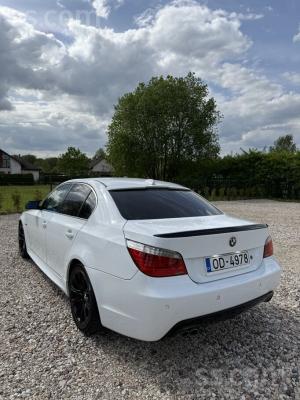Balts BMW 525 2004 Tukums, ar dzinēja tilpumu 2.50 L un nobraukumu 320 tūkst. km par 5490 €, foto 4 vietnē AUTOMOTO.COM.LV