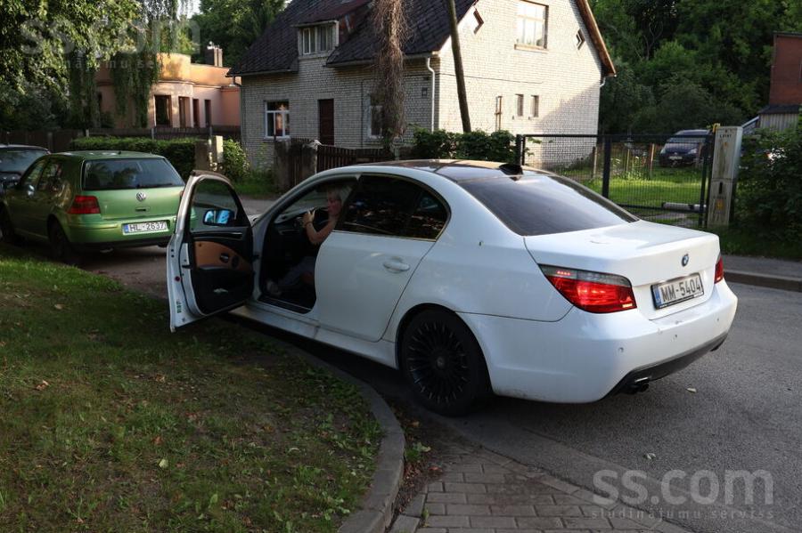 White BMW 525 2005 in Riga, with an engine capacity of 2.50 L and mileage of 0 thousand km for 5100 €, photo 4 on AUTOMOTO.COM.LV