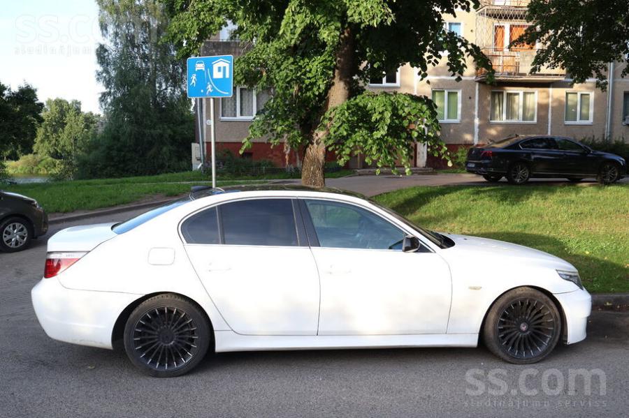 White BMW 525 2005 in Riga, with an engine capacity of 2.50 L and mileage of 0 thousand km for 5100 €, photo 20 on AUTOMOTO.COM.LV