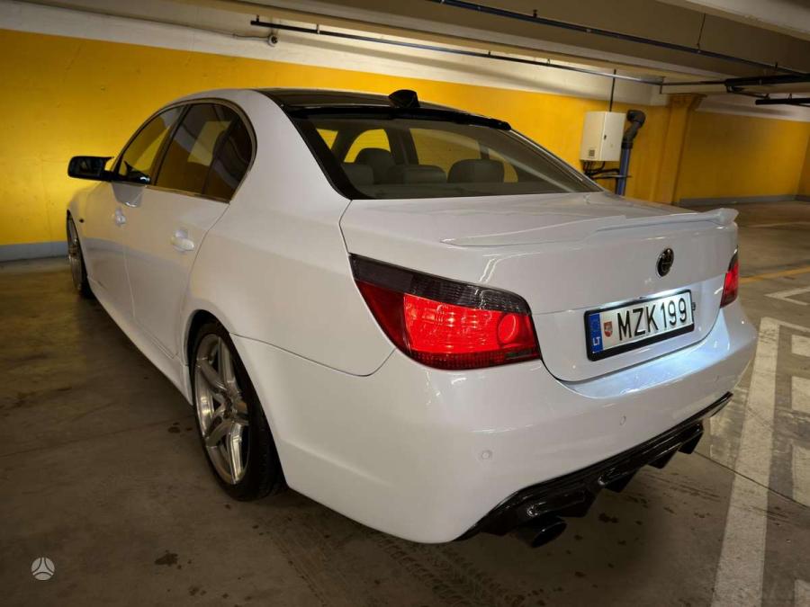 White BMW 525 2006 in Vilnius, with an engine capacity of 2.50 L and mileage of 400 thousand km for 4350 €, photo 13 on AUTOMOTO.COM.LV