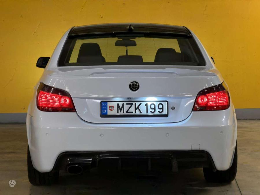 White BMW 525 2006 in Vilnius, with an engine capacity of 2.50 L and mileage of 400 thousand km for 4350 €, photo 17 on AUTOMOTO.COM.LV