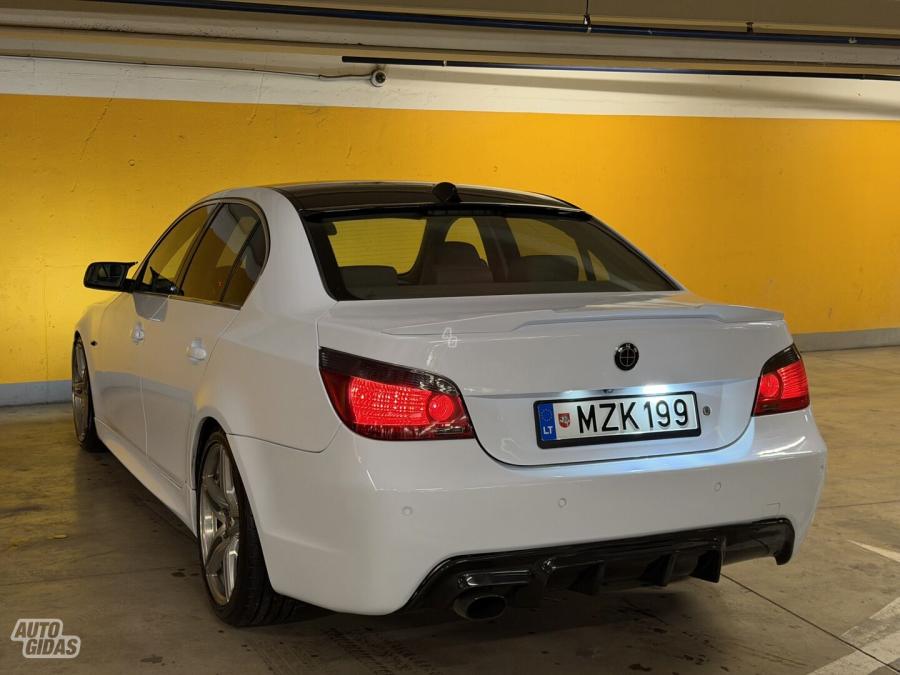 Balts BMW 525 2006 Viļņa, ar dzinēja tilpumu 2.50 L un nobraukumu 400 tūkst. km par 4350 €, foto 12 vietnē AUTOMOTO.COM.LV