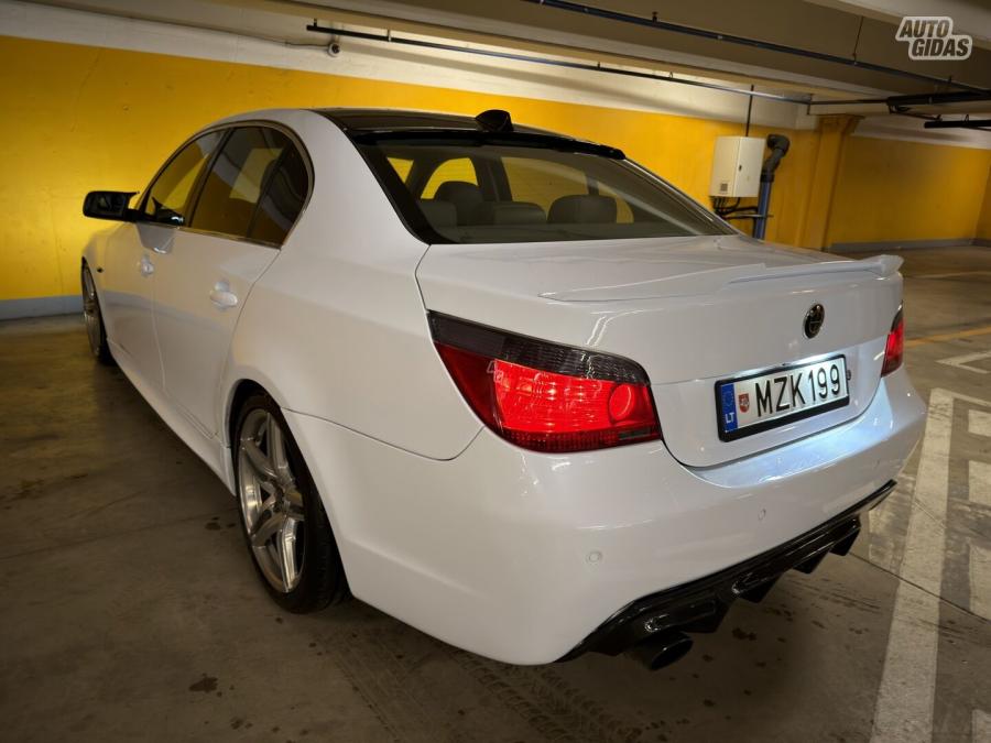 Balts BMW 525 2006 Viļņa, ar dzinēja tilpumu 2.50 L un nobraukumu 400 tūkst. km par 4350 €, foto 13 vietnē AUTOMOTO.COM.LV