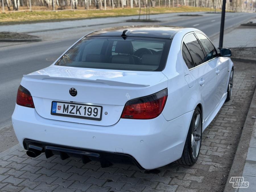 Balts BMW 525 2006 Viļņa, ar dzinēja tilpumu 2.50 L un nobraukumu 405 tūkst. km par 3999 €, foto 17 vietnē AUTOMOTO.COM.LV