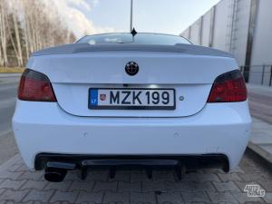 Balts BMW 525 2006 Viļņa, ar dzinēja tilpumu 2.50 L un nobraukumu 405 tūkst. km par 3999 €, foto 19 vietnē AUTOMOTO.COM.LV