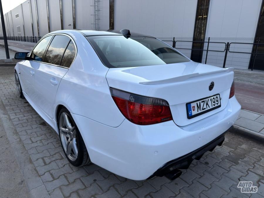 Balts BMW 525 2006 Viļņa, ar dzinēja tilpumu 2.50 L un nobraukumu 405 tūkst. km par 3999 €, foto 23 vietnē AUTOMOTO.COM.LV