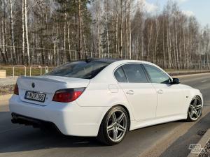 White BMW 525 2006 in Vilnius, with an engine capacity of 2.50 L and mileage of 403 thousand km for 3950 €, photo 6 on AUTOMOTO.COM.LV