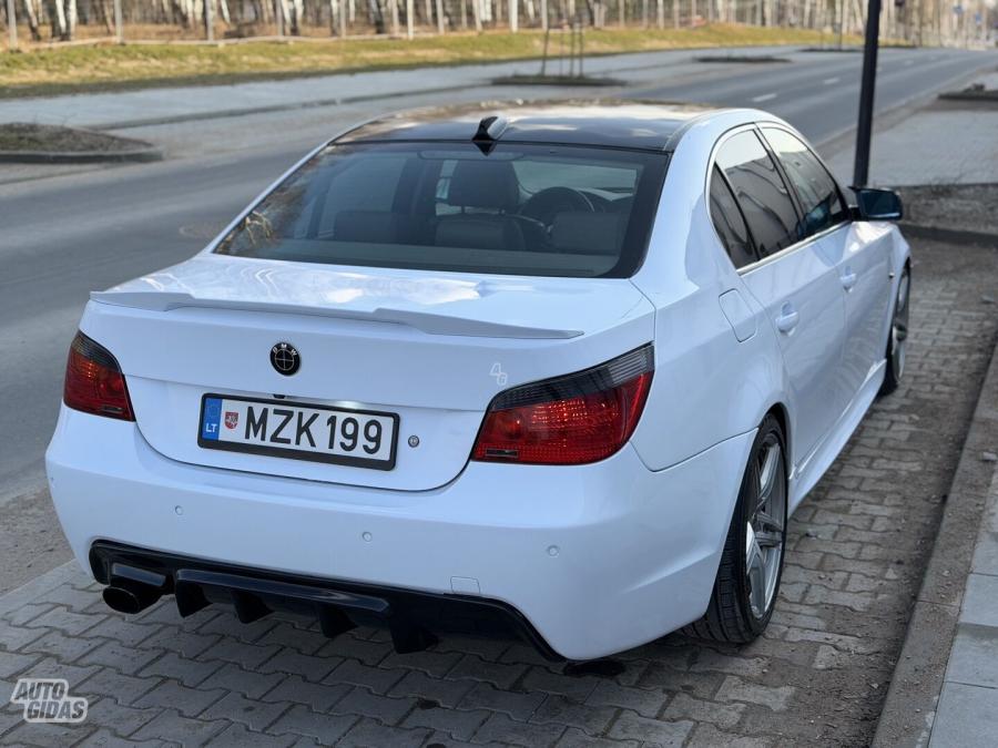 White BMW 525 2006 in Vilnius, with an engine capacity of 2.50 L and mileage of 403 thousand km for 3950 €, photo 13 on AUTOMOTO.COM.LV