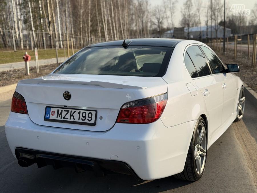 White BMW 525 2006 in Vilnius, with an engine capacity of 2.50 L and mileage of 399 thousand km for 3799 €, photo 8 on AUTOMOTO.COM.LV