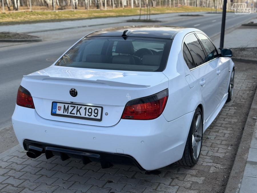 White BMW 525 2006 in Vilnius, with an engine capacity of 2.50 L and mileage of 399 thousand km for 3799 €, photo 16 on AUTOMOTO.COM.LV
