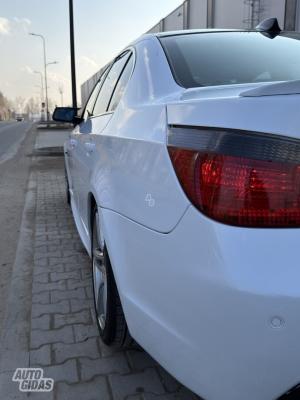 White BMW 525 2006 in Vilnius, with an engine capacity of 2.50 L and mileage of 399 thousand km for 3799 €, photo 23 on AUTOMOTO.COM.LV