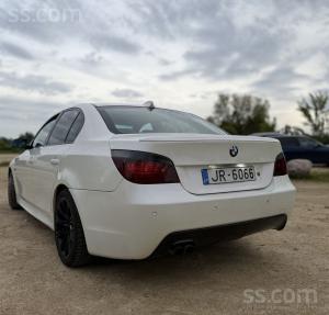 Balts BMW 525 2006 Rīga, ar dzinēja tilpumu 2.50 L un nobraukumu 370 tūkst. km par 6200 €, foto 4 vietnē AUTOMOTO.COM.LV