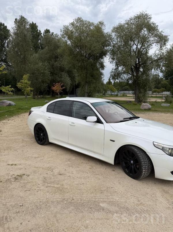 Balts BMW 525 2006 Rīga, ar dzinēja tilpumu 2.50 L un nobraukumu 370 tūkst. km par 6200 €, foto 5 vietnē AUTOMOTO.COM.LV